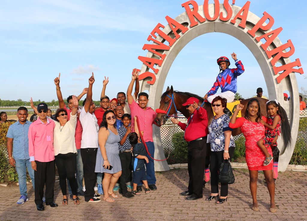 Chadee's 'Intension' are regal - Trinidad Guardian