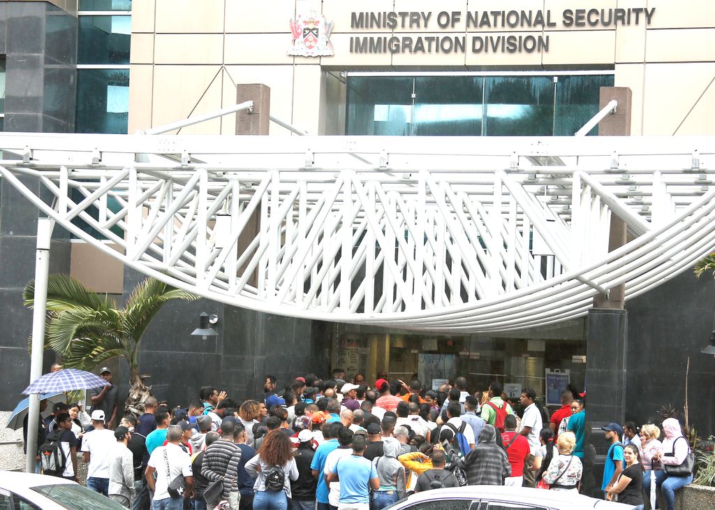 Ministries: Group work permits applications can now be made online ...