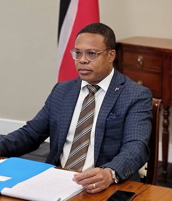 Browne criticises UNC Senators for attacking public servants - Trinidad ...