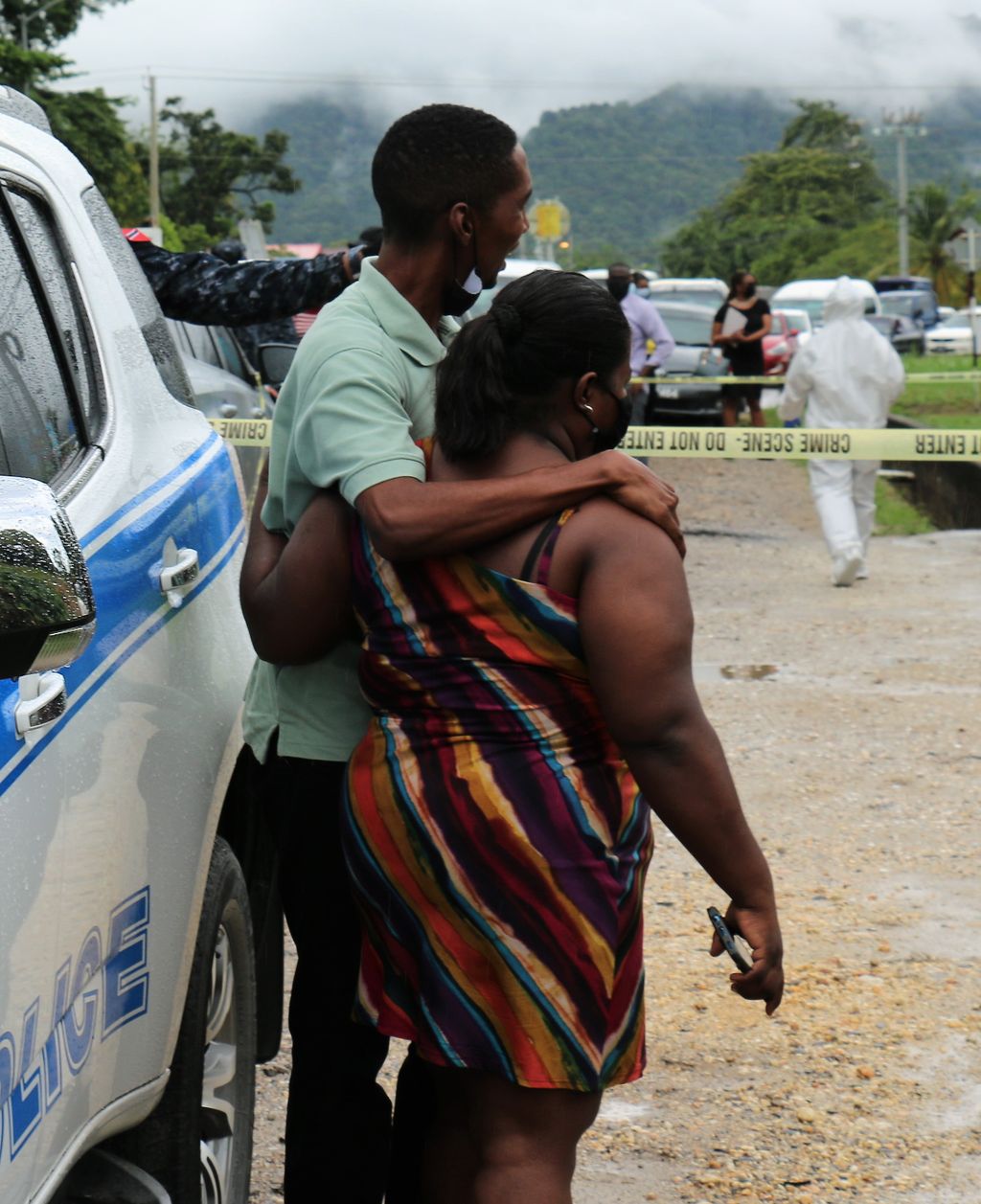 Prison officer gunned down at fruit stall, manhunt on for suspects ...