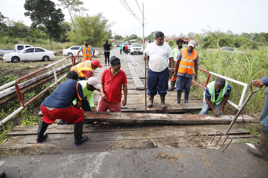 Gasparillo residents use out-of-pocket money to repair bridge ...