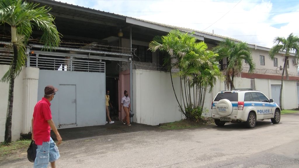 Businessman kills two, injures one in attempted home invasion ...