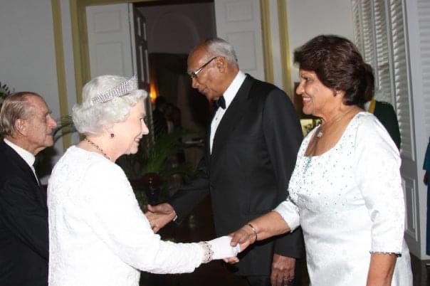 Former First Lady: Queen Elizabeth II was a very down-to-earth person ...