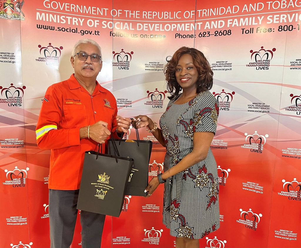 Members of Parliament each receive 200 Christmas Food Cards - Trinidad ...