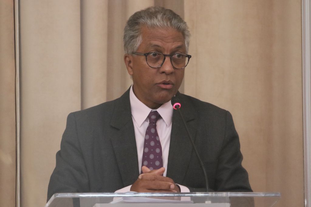 Armour calls Opposition ‘obstructionists’ to crime solutions - Trinidad ...