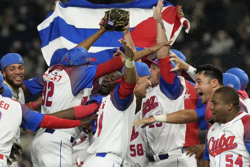 Cuba beats Australia, reaches 1st WBC semi-final since 2006 - Trinidad ...