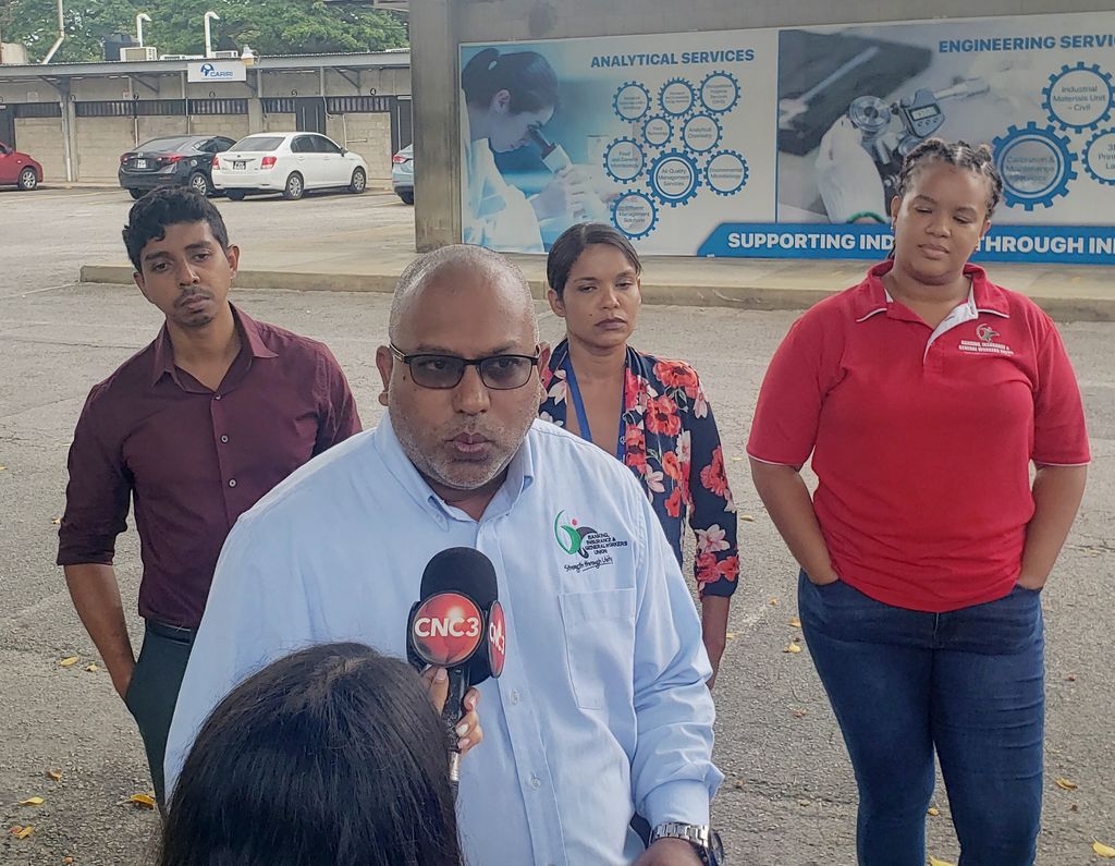 Cariri workers protest for higher wages - Trinidad Guardian