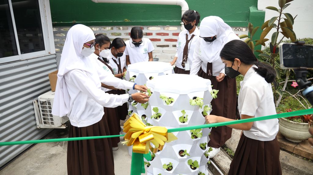 ASJA Girls’ College launches hydroponic project - Trinidad Guardian