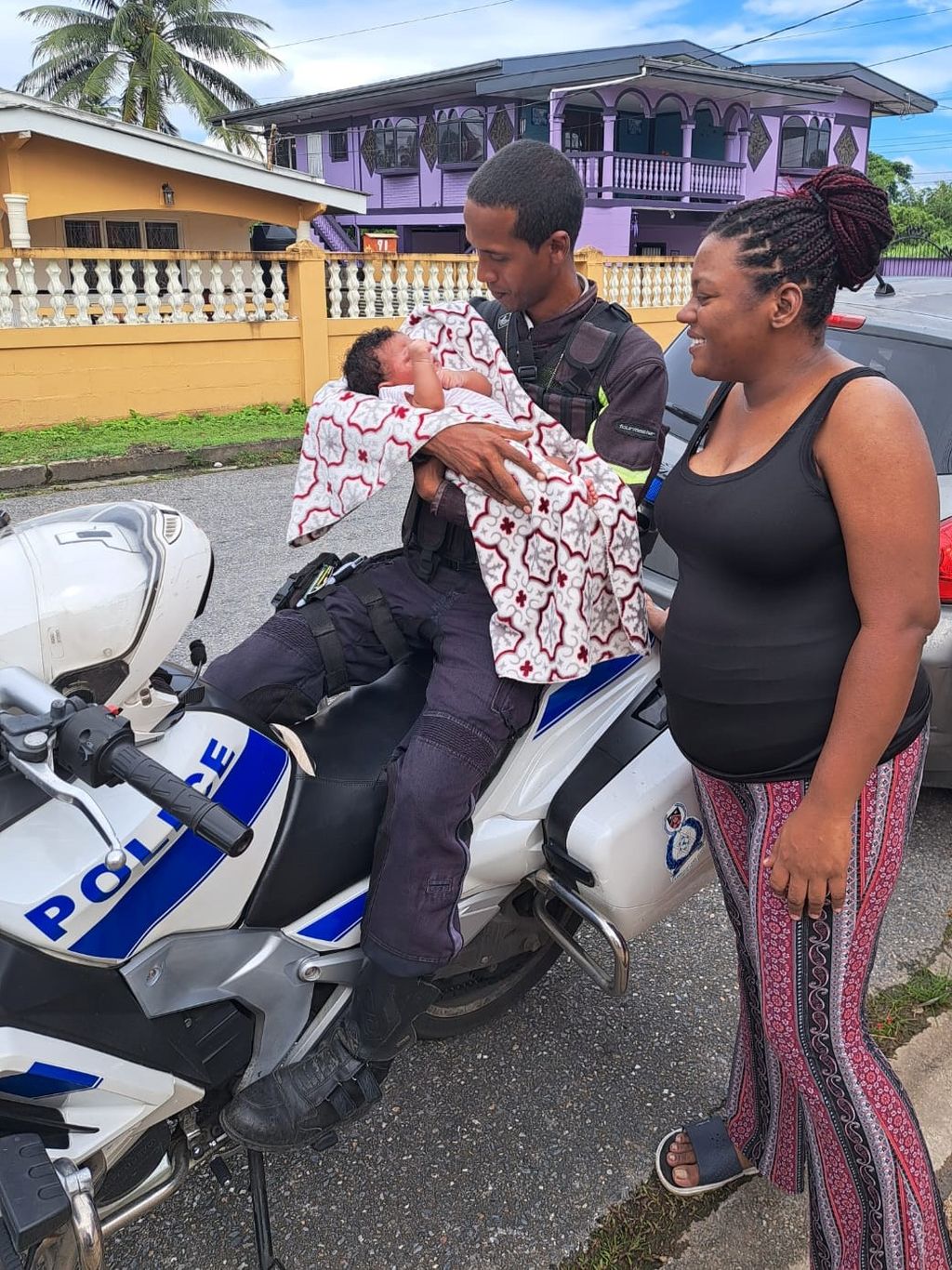 PC Thomas saves another pregnant woman... his fourth rescue - Trinidad ...