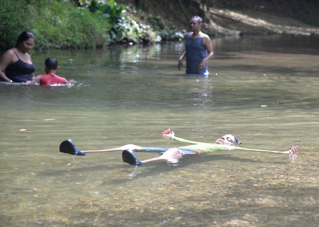 Families choose Caura River for Boxing Day bonding - Trinidad Guardian