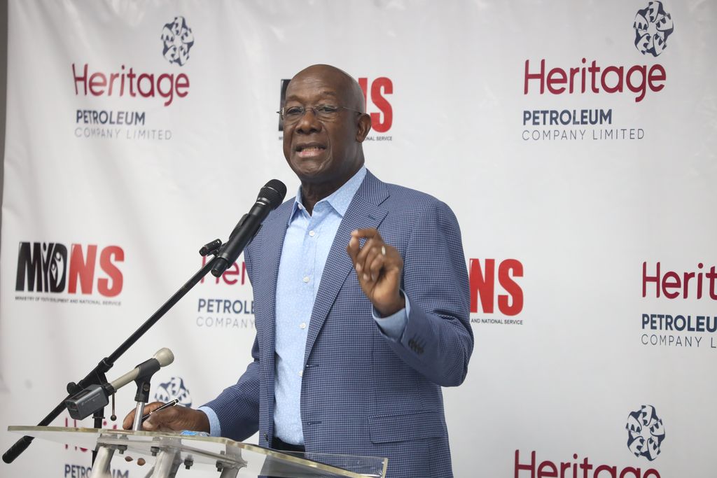 Rowley hopes to meet divers’ families tomorrow - Trinidad Guardian