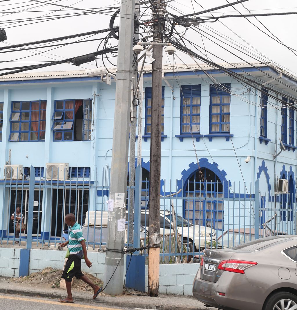 Criminal gangs caught spying on police - Trinidad Guardian