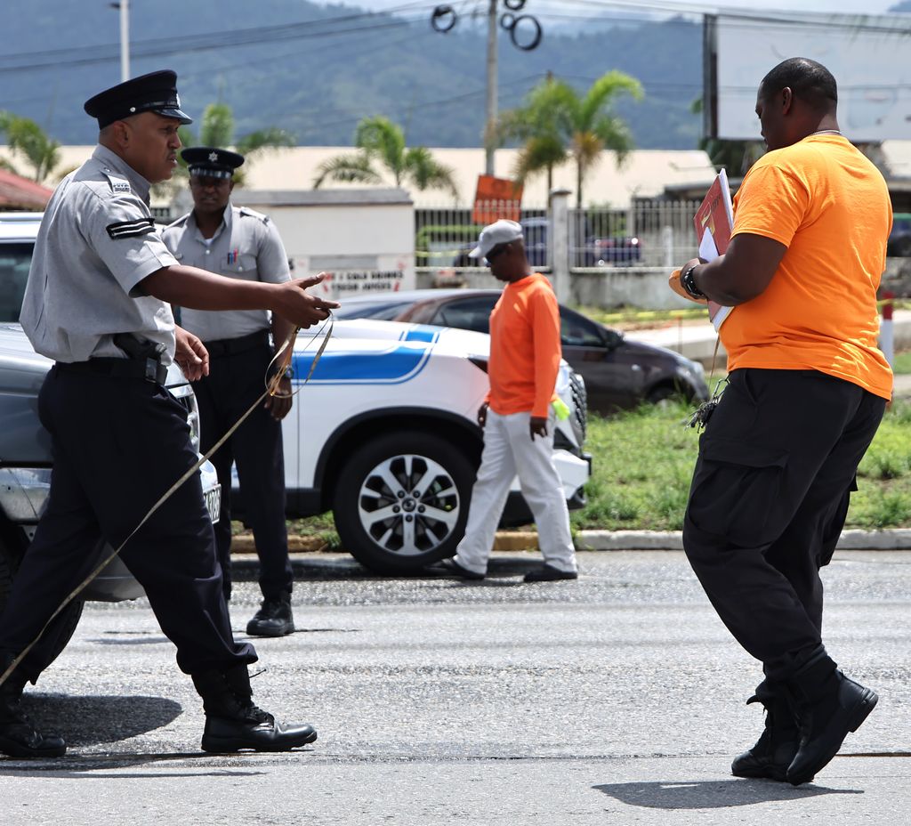 Arima man killed crossing highway - Trinidad Guardian