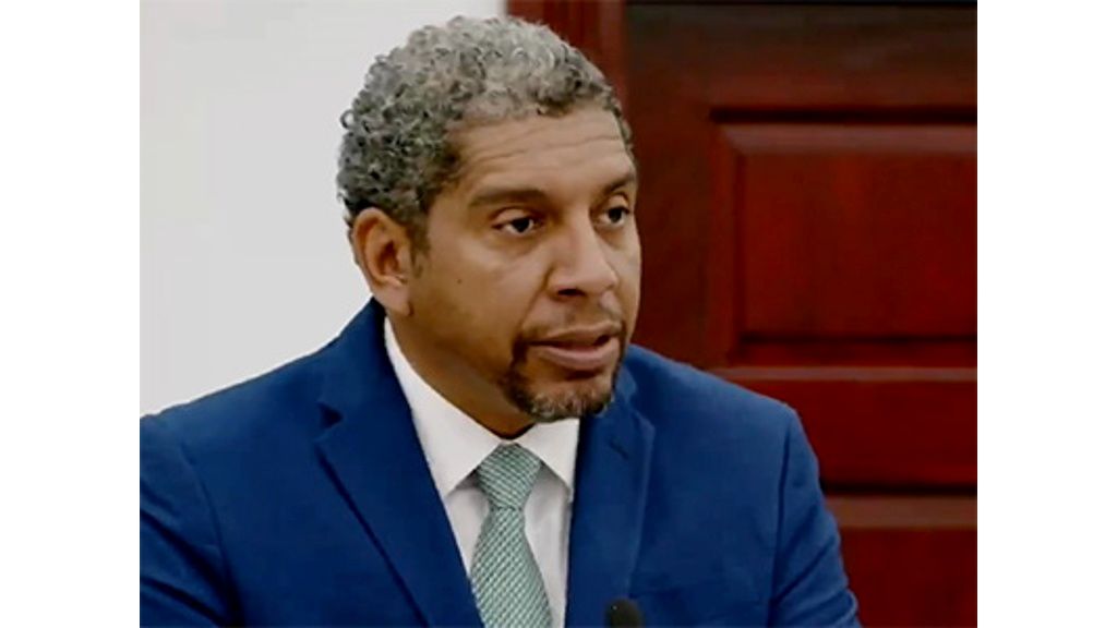 St Vincent economy lost millions from CL Financial collapse - Trinidad ...