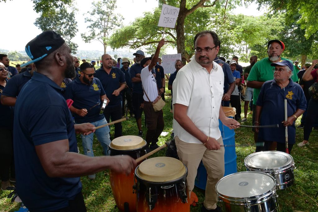 Union leaders tell citizens vote out PNM - Trinidad Guardian