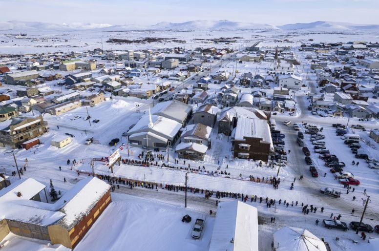 Search underway in western Alaska for plane carrying 10 people ...