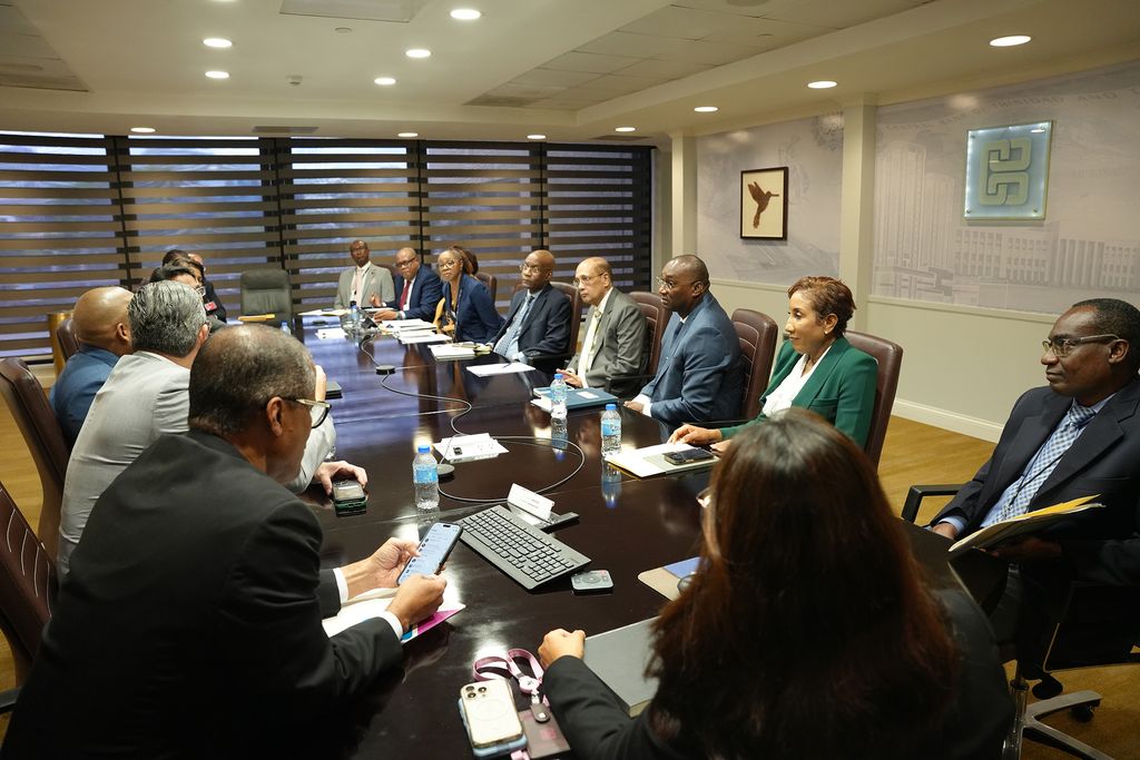 Forex solution a priority, says Howai - Trinidad Guardian