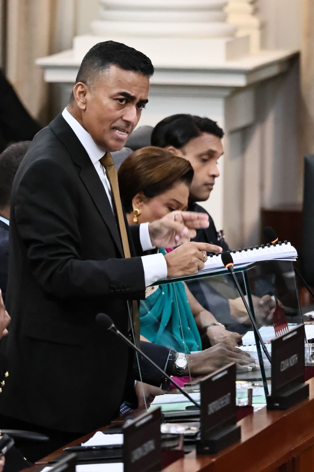 Finance Minister clears way for ten per cent public service wage talks ...